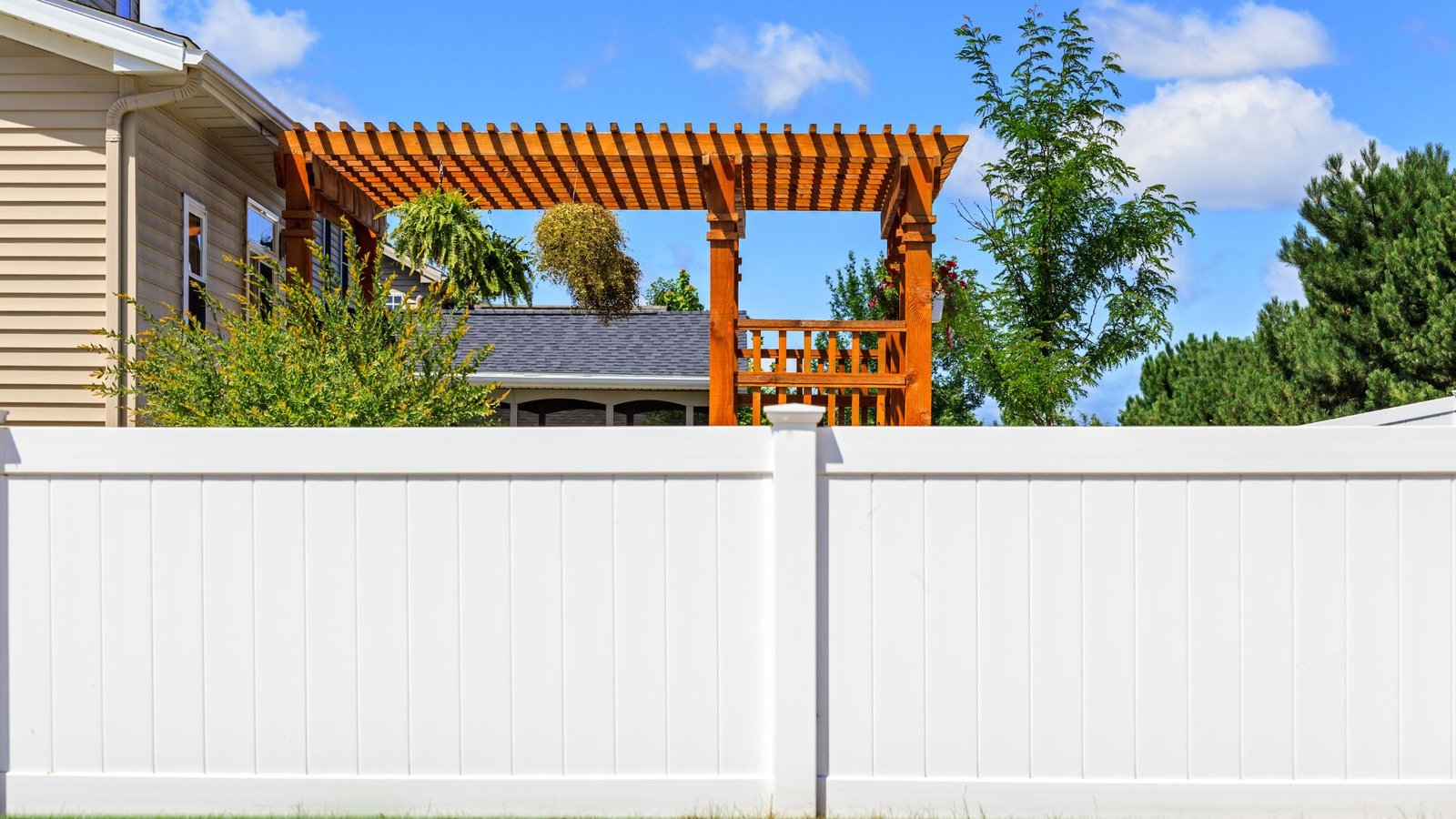 Best Fence Posts NZ: Top Types, Costs & Buying Tips